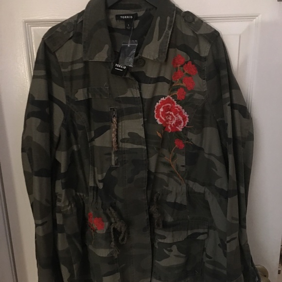 torrid | Jackets & Coats | Nwt Torrid Embroidered Camo Anorak Jacket ...